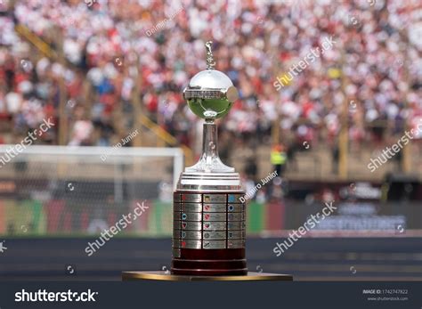 173 Imágenes De Estadio Monumental Peru Imágenes Fotos Y Vectores De