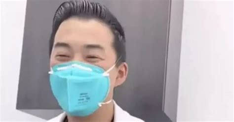 Hot Dentist Says He Can Tell If Patient Has Recently Had Oral Sex