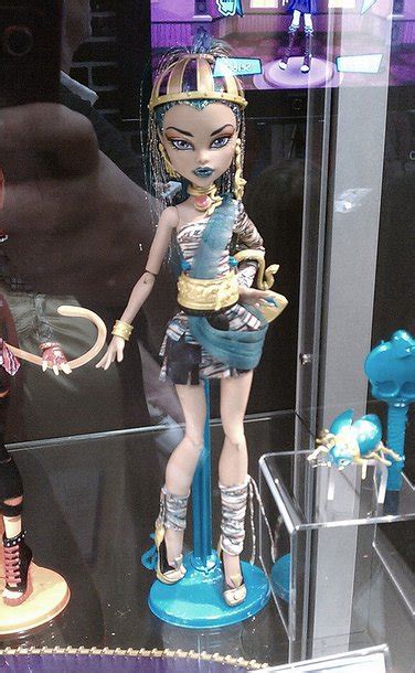 Nefera De Nile Doll At Comic Con She Will Be Released In March 2012 Monster High Photo
