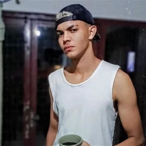 S Jean Lucas Goss Threads Say More