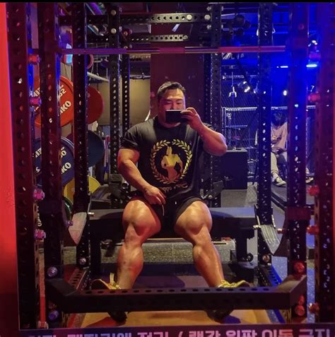 OBEDIENT MUSCLE SLAVE SUBMISSIVE MUSCLE SLAVE HUGE ぎょ