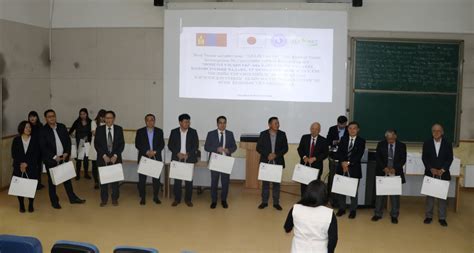 Ерөнхий боловсролын 51 сургуульд сургалтын хэрэглэгдэхүүн гардууллаа