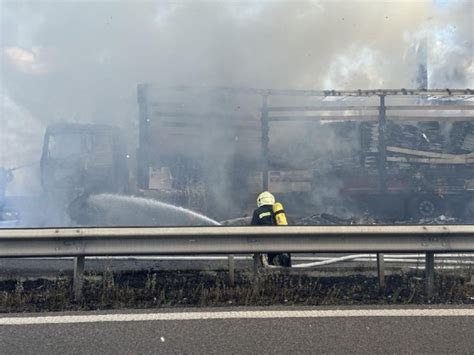 ОТ ПОСЛЕДНИТЕ МИНУТИ ТИР изгоря на входа към София от АМ Тракия Информационна агенция ПИК