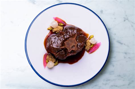 스튜 황소 꼬리 레드 와인과 야채로 조리 된 전통적인 스페인 타파 감자 요리에 대한 스톡 사진 및 기타 이미지 감자 요리 건강한 생활방식 고기 Istock