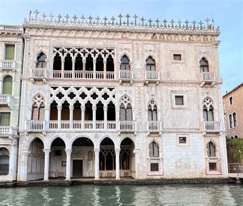 A Guide To Venetian Gothic Churches And Palazzos Lions In The Piazza