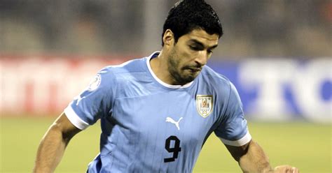 Luis Suárez Salió Bien De La Operación De Meniscos Pero Sigue En