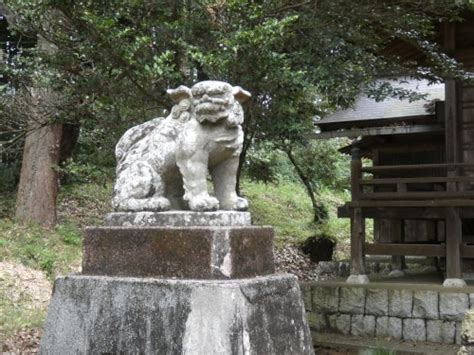 荒橿神社あらかしじんじゃの境内を行く 風が吹くアトリエハッピーカウンセリング AIRE VIDA