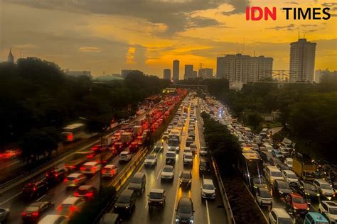 Besok Tarif Transjakarta Lrt Dan Mrt Hanya Rp1