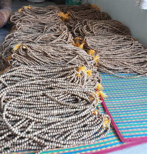 ဘာသားပုတီးနဲ့ စိပ်ကြမလဲ ပုတီးစိပ်ဖို့ ဘယ်နေ့သား ဘာသားနဲ့ထုရမလည်းဆိုပြီး မေးမေးနေကြတာတ