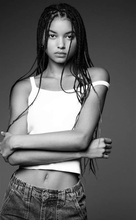 Pin By Lottasophiie On Photo Ideas Model Headshots Model Photoshoot Poses Models Photoshoot