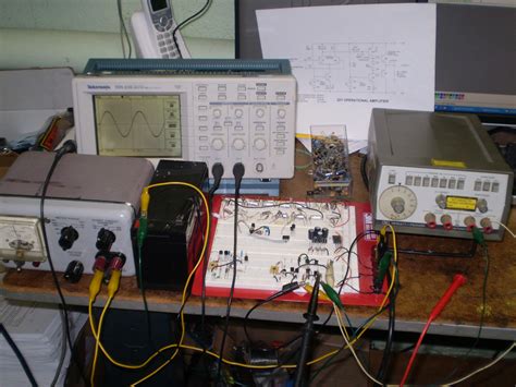 DIY Operational Amplifier ElectroSchematics Com