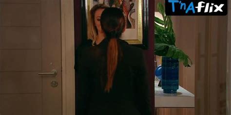 Maya Booth Lesbian Scene In Jardins Proibidos