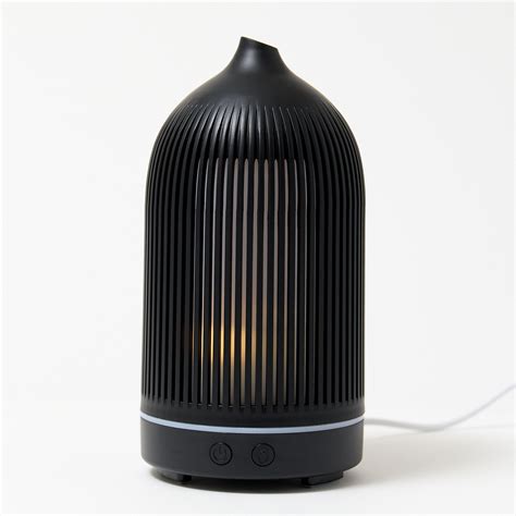 Electric Plastic Black Ribbed Aroma Diffuser