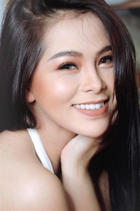 ឃើញរូបពីក្មេង របស់វ៉ាន់ នីឡា មិនសមបានស្អាតដូចបច្ចុប្បន្នសោះ Khmerload Cambodia Latest News