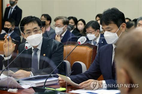 답변하는 김주현 금융위원장 연합뉴스
