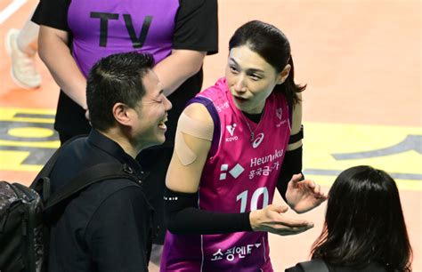 배구여제 김연경 상대 감독이 동경한 선수경기 후 사진 요청까지 Goat 연경의 영향력 유진형의 현장 1mm