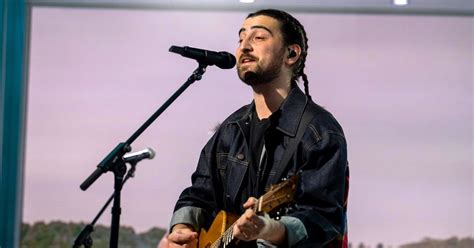 Noah Kahan Performs ‘stick Season On Today