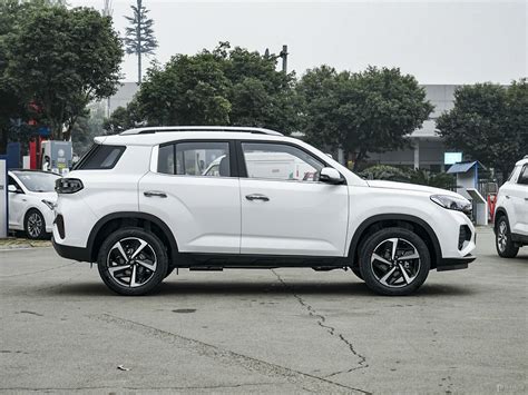 北京现代ix35外观实拍高清大图 北京现代ix35 2021款 2 0L GLS 自动两驱领先版极地白第4张图片大全 太平洋汽车