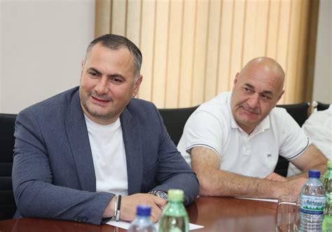 გურიის მხარე გურიის სტატისტიკის ბიუროს ბადრი რამიშვილი უხელმძღვანელებს ახალი უფროსის წარდგენა