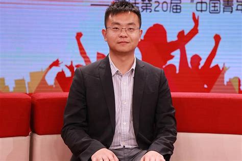 两上新闻联播，破格晋升教授，他是南大最牛80后