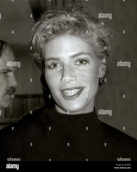 Kelly Mcgillis Hot