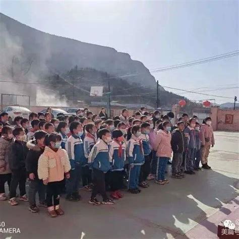 贺进镇岳家庄小学举行消防演练 灭火器 师生 意识
