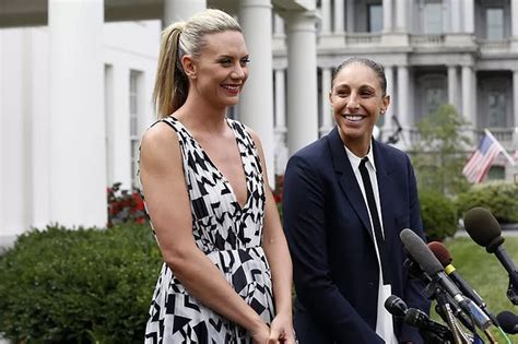 Bir Dönem Türkiyede De Oynayan Penny Taylor Ve Taurasi Evlendi Onedio