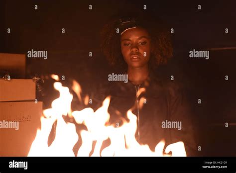 Deidra And Laney Rob A Train Ashleigh Murray 2017 Ph Fred Hayes © Netflix Courtesy Everett