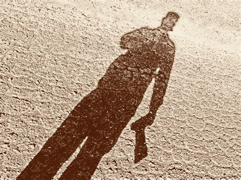 Тень от человека в фотошоп