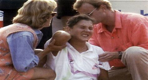 یکی از تلخ ترین اتفاقات دنیای تنیس؛ وقتی استعداد مونیکا سلس، ستاره نو ظهور، قربانی ضربه چاقو یک