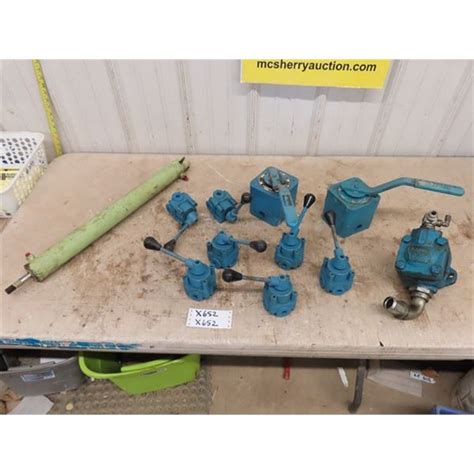 Assorted Hydraulic Controls 7 Republic 874 Vicker Vane Pump
