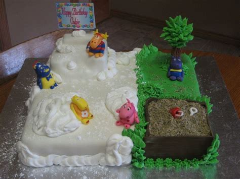 Backyardigans Cake