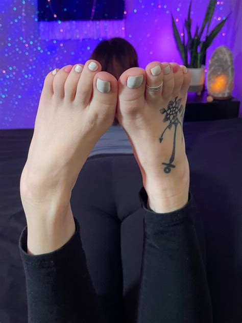 Can I Tempt You To Worship My Toes Feetplaza
