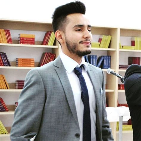 Во писмо до нашата редакција се обвинува директорот на средното училиште во Шуто Оризари дека