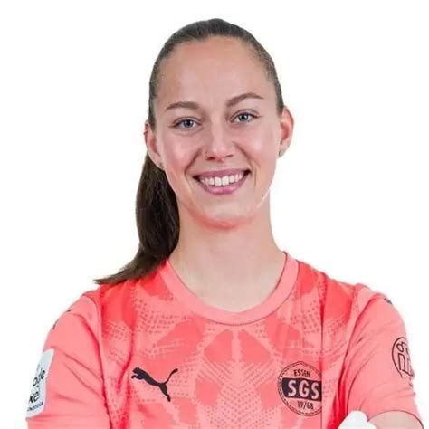 Luisa Palmen Queenballers Player Profile