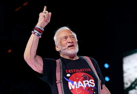 Buzz Aldrin El Legendario Astronauta Que Pisó La Luna Se Casó Por Cuarta Vez A Los 93 Años