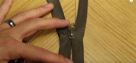 How To Fix A Zipper That Doesnt Close How To Fix A Zipper That Doesnt Close