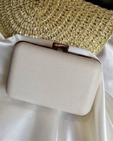 Гарненький клатч — цена 199 грн в каталоге Клатчи Купить аксессуары по доступной цене на Шафе