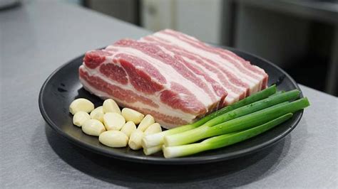 수육 삶을 때 물 넣지 마세요 훨씬 부드럽고 육즙 대박입니다 위키푸디 Wikifoodie