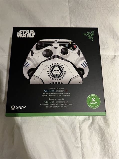 Razer Limited Edition Stormtrooper Controller And Quick Charging Stand
