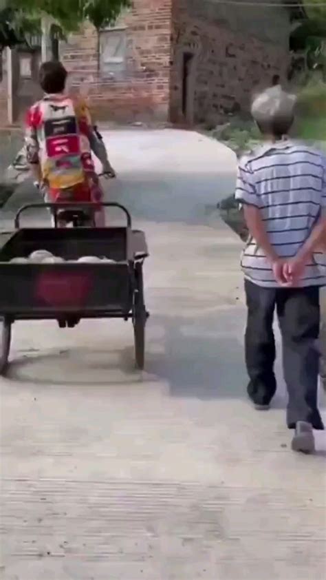 农村搞笑视频父子搞笑生活搞笑趣事每天一笑烦恼忘掉高清1080p在线观看平台腾讯视频