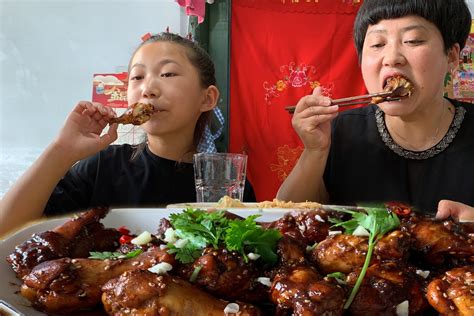 鸡腿好吃的做法，不加1滴水，肉嫩多汁，做法简单，好吃到舔手指凤凰网视频凤凰网