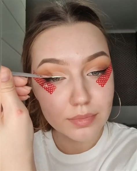 Pin En C U T E Makeup Artist Tips Face Makeup Tips Eye Makeup Steps