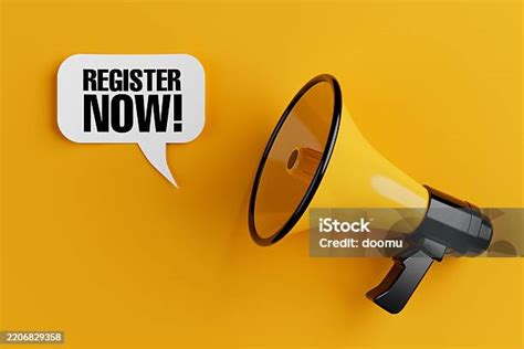 지금 등록하기 기호 음성 구름 채팅 버블이 있는 노란색 확성기 3d 렌더링 3차원 형태에 대한 스톡 사진 및 기타 이미지 3차원 형태 광고 금융 Istock
