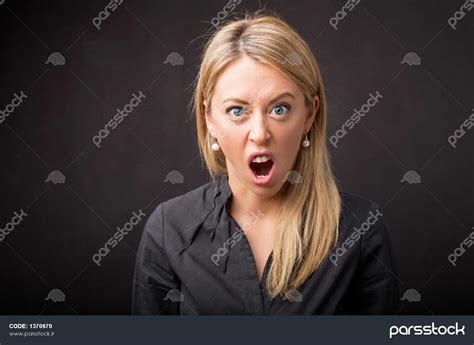 زن عصبانی 1370970