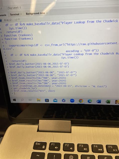 How Come R Studio Regurgitates My Function In Blue Rather Than Giving