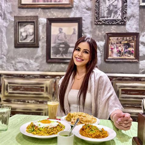 Raju Omlet Restaurant Bay Avenue Indian Food In Business Bay Get Contact Number Address