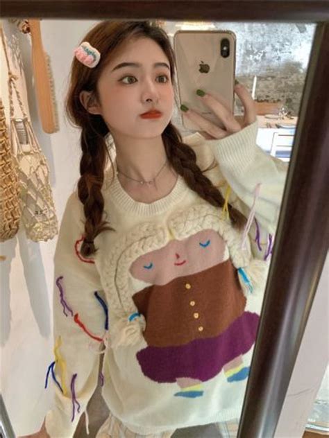 시크온미 여성 유니크 귀여운 캐릭터 땋은머리 수술 라운드 오버핏 니트 스웨터