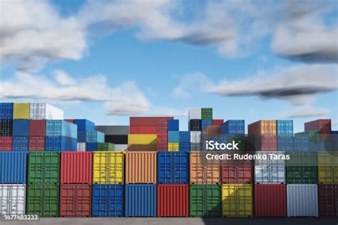 수입 수출 사업을 위해 터미널 항구에 쌓인 긴화물 컨테이너가 많이 있습니다 물류 하역 적재 보관 화물 분류 0명에 대한 스톡