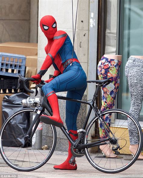 Hebohnya Spider Man Beraksi Di Tengah Kota Behind The Scene Photo
